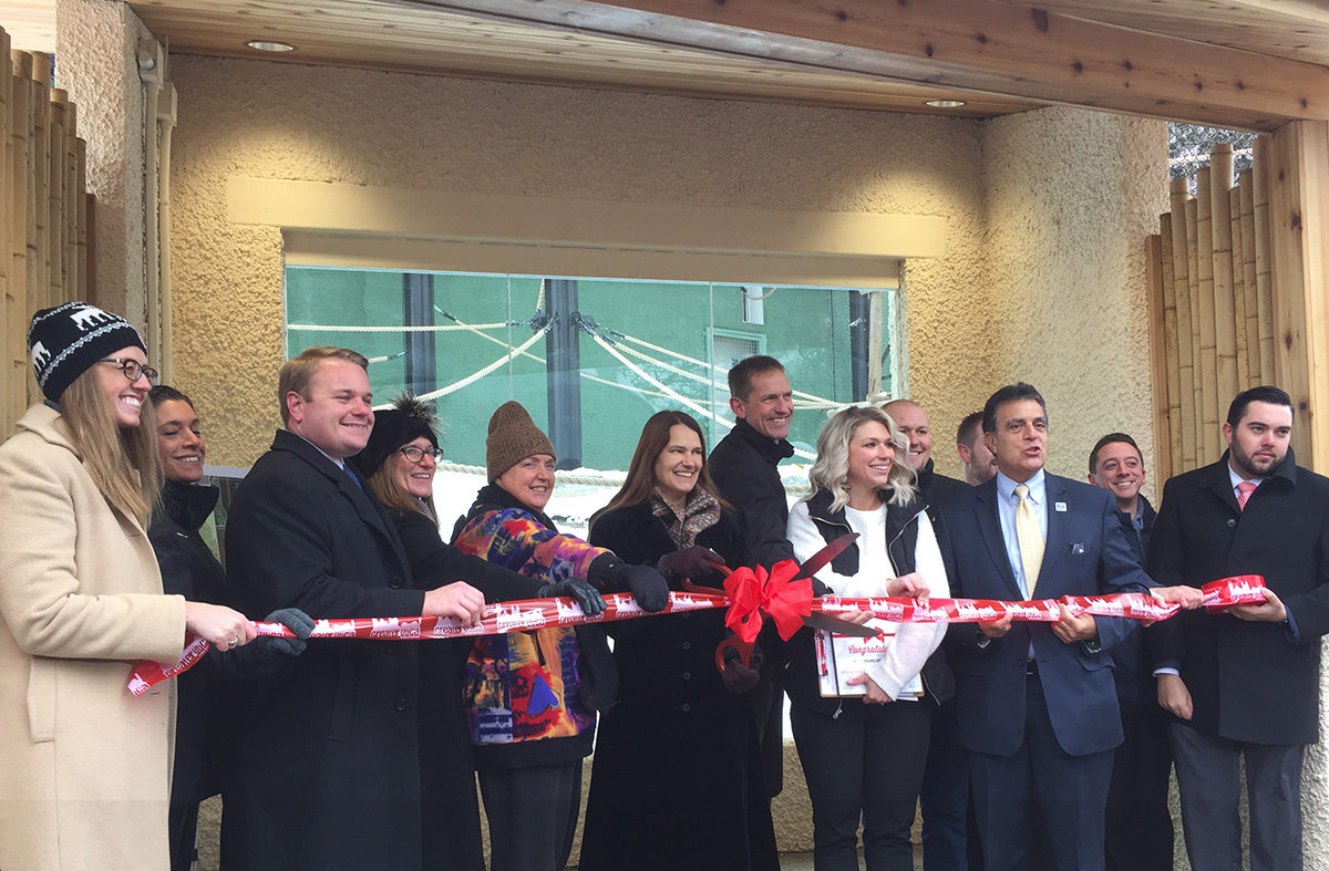 New Gibbon Exhibit Opens at Utica Zoo - SWBR