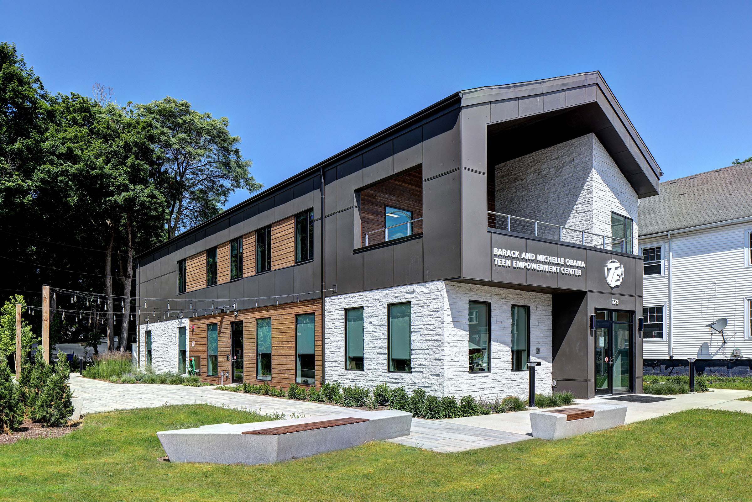 Barack and Michelle Obama Teen Empowerment Center - SWBR