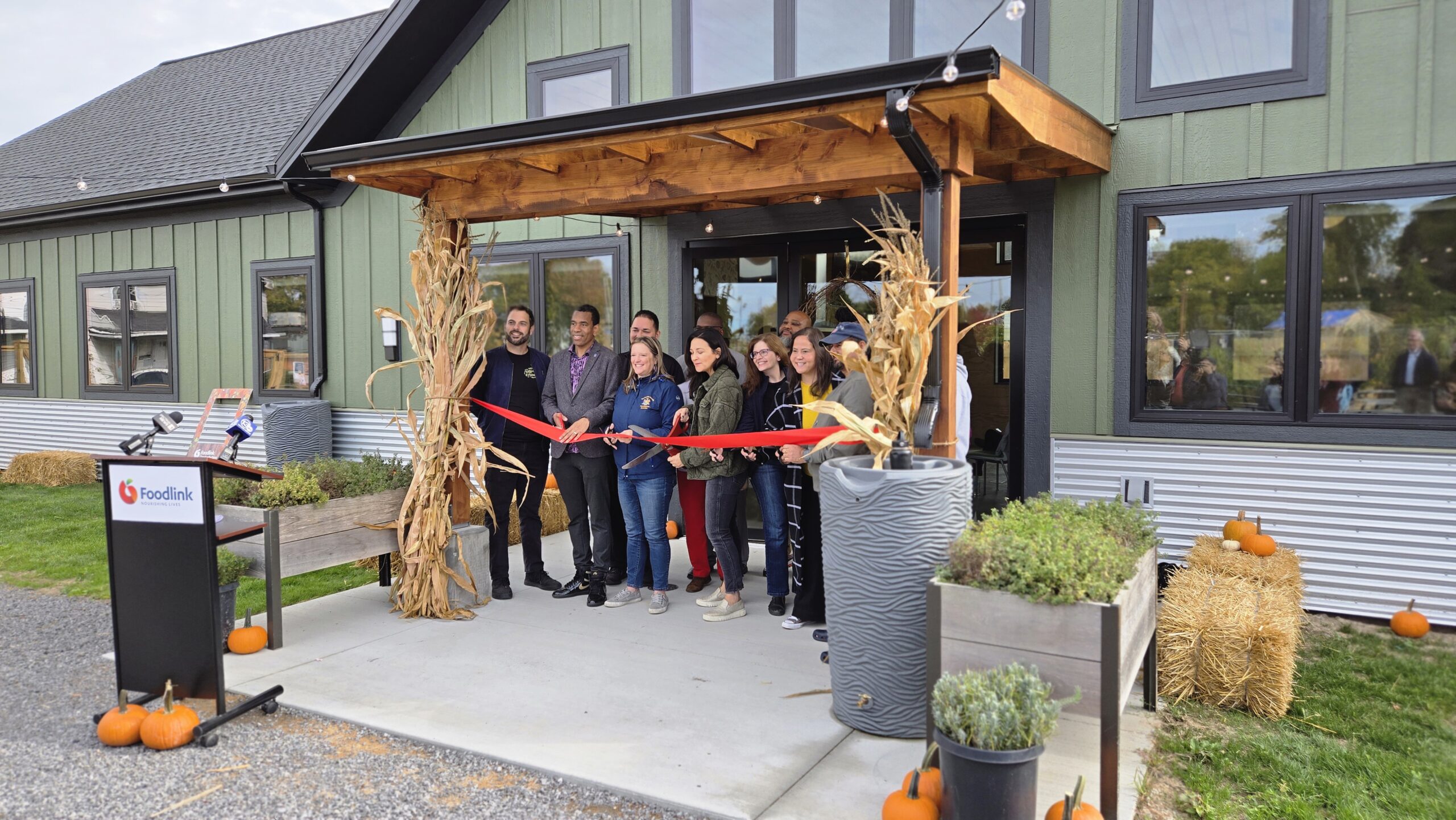 Foodlink Celebrates New Edible Education Center and Community Farm ...
